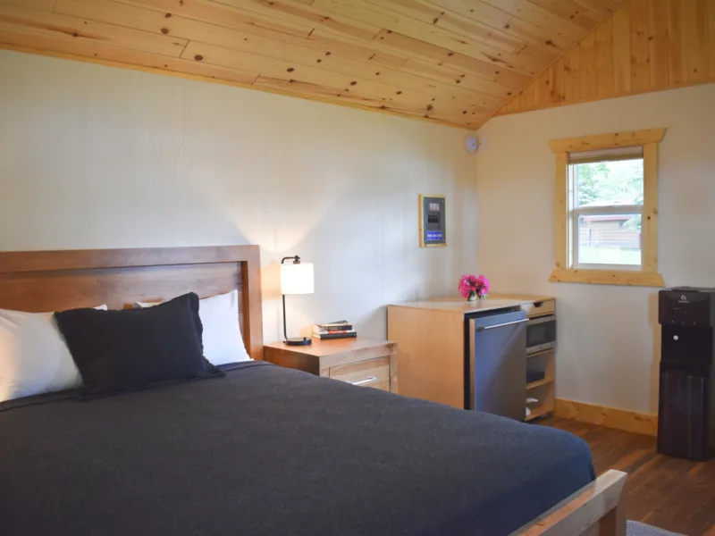 Snipe Dry Cabin - Lakeshore Cabins and Campground